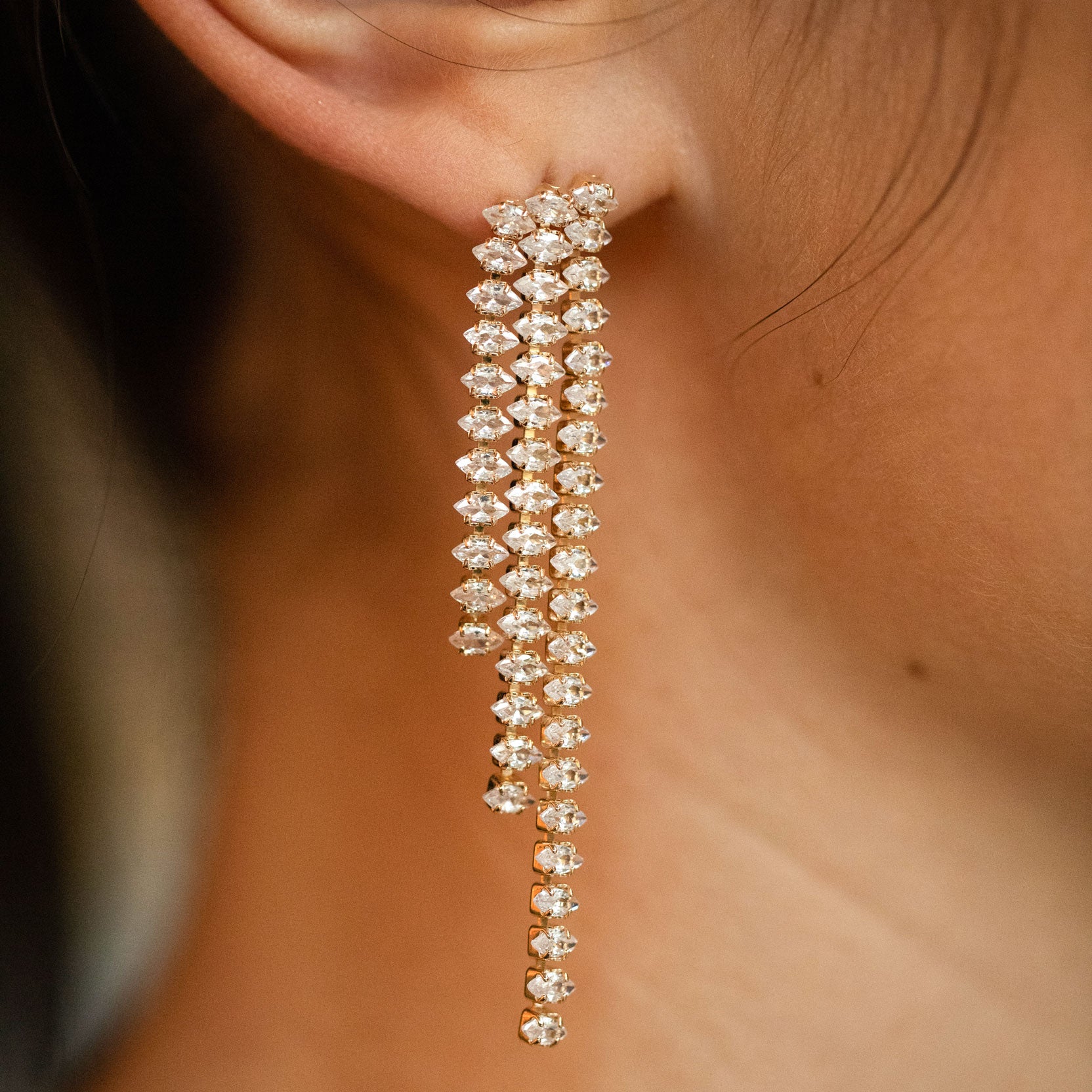 Boucles d'oreilles strass pendantes - Les Distinguées – Who We Are